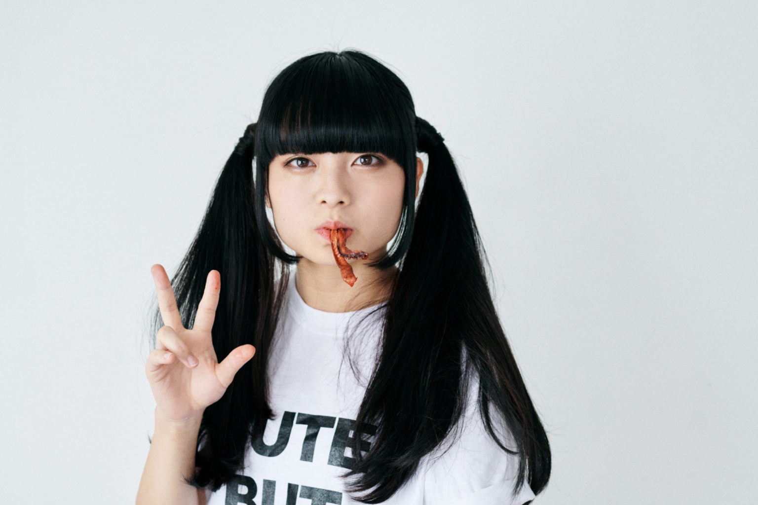 【連載】『CUTE BUT PSYCHO _#18 MIZYU』若手アートユニットが”可愛い”のその先を提示 - StoryWriter