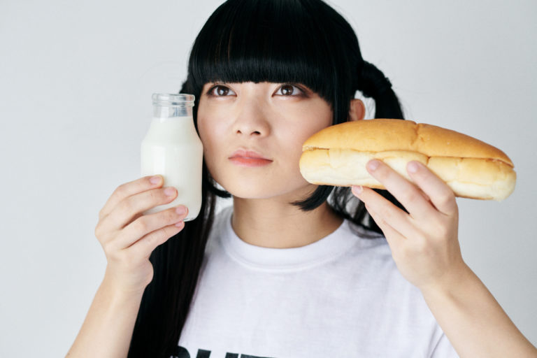 【連載】『CUTE BUT PSYCHO _#18 MIZYU』若手アートユニットが”可愛い”のその先を提示 - StoryWriter