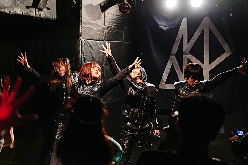 【LIVE REPORT】ASPが初ライヴでアルバム全曲披露、アンコールで再びノンストップで13曲 - StoryWriter