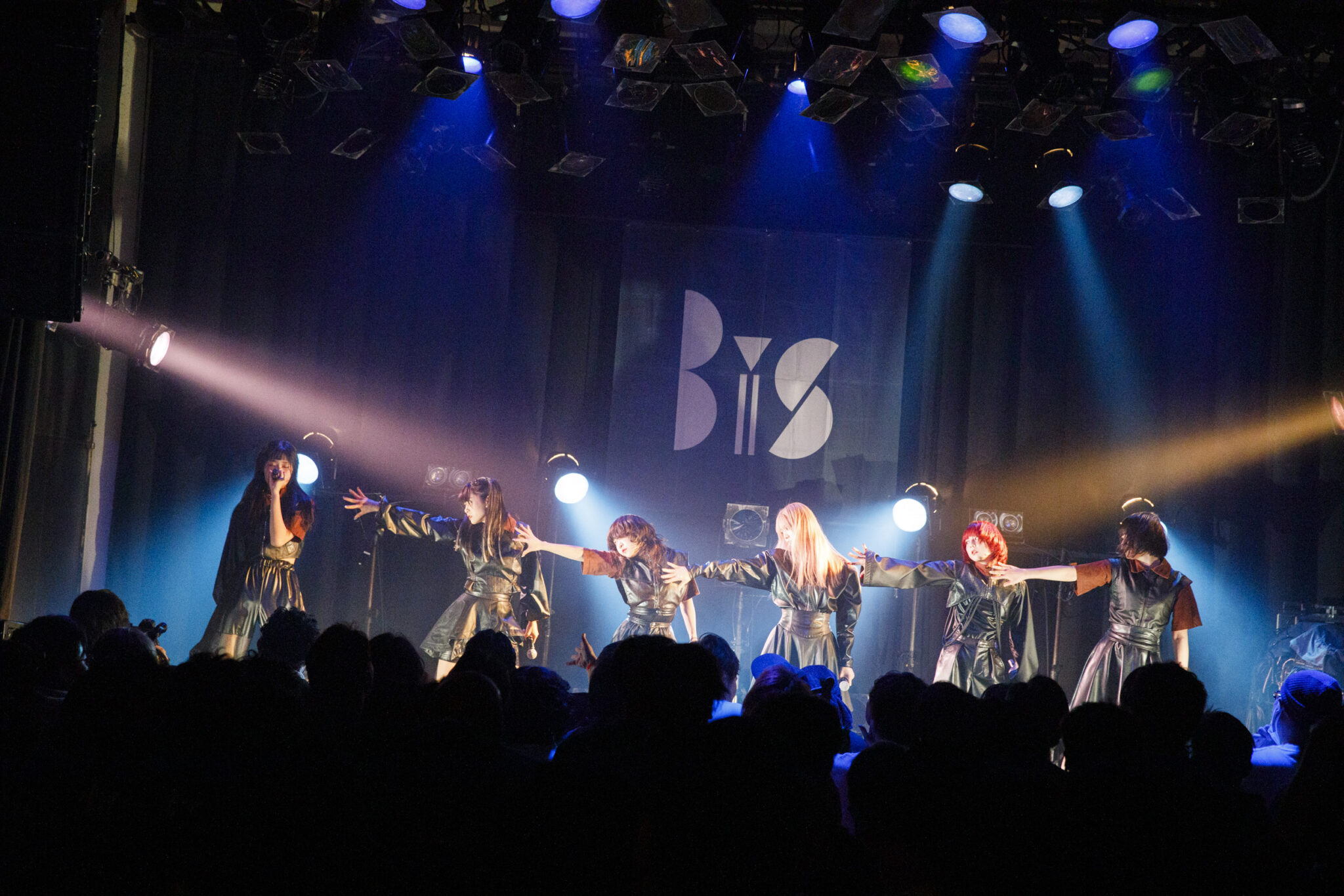 【LIVE REPORT】BiS、全74曲を披露し伝統の24時間イベントを完遂 - StoryWriter